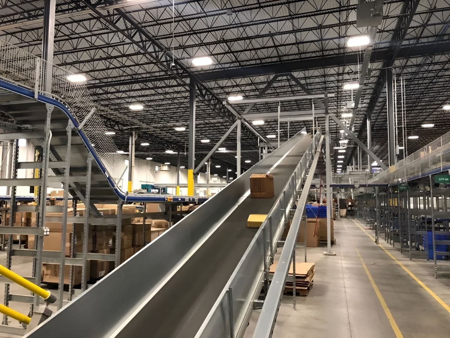 Conveyor Systems | Comprehensive Installation and Warehouse Solutions | VOSS Group